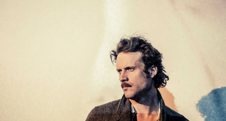 Father John Misty ha estrenado una nueva canción: ‘Mr. Tillman’