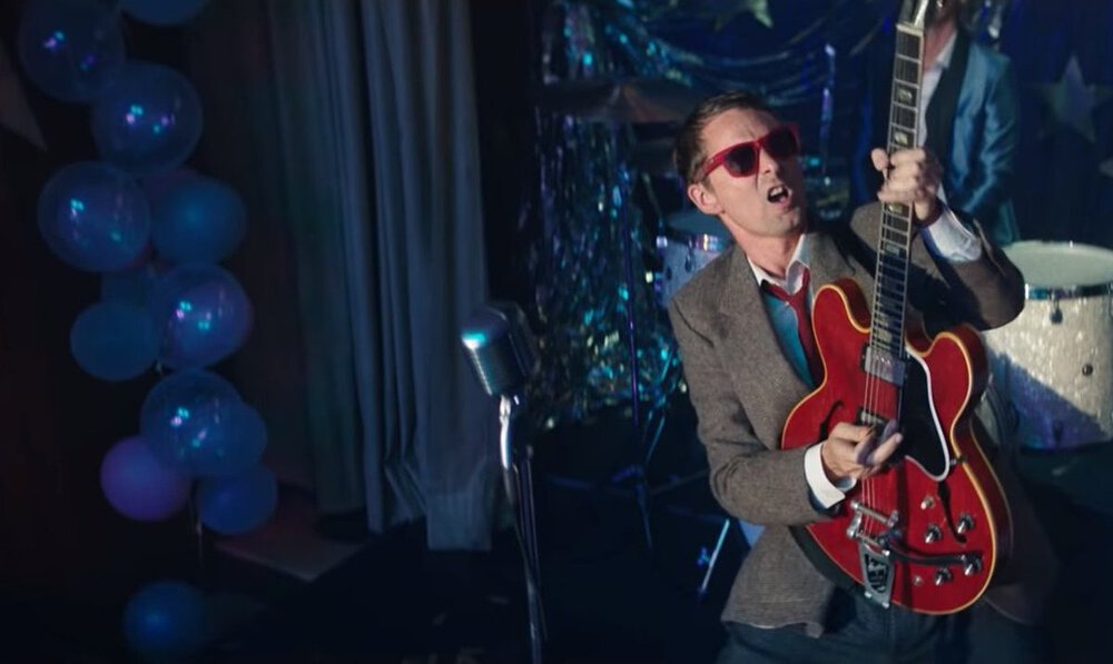 Muse regresa a los 80 con videoclip de ‘Pressure’