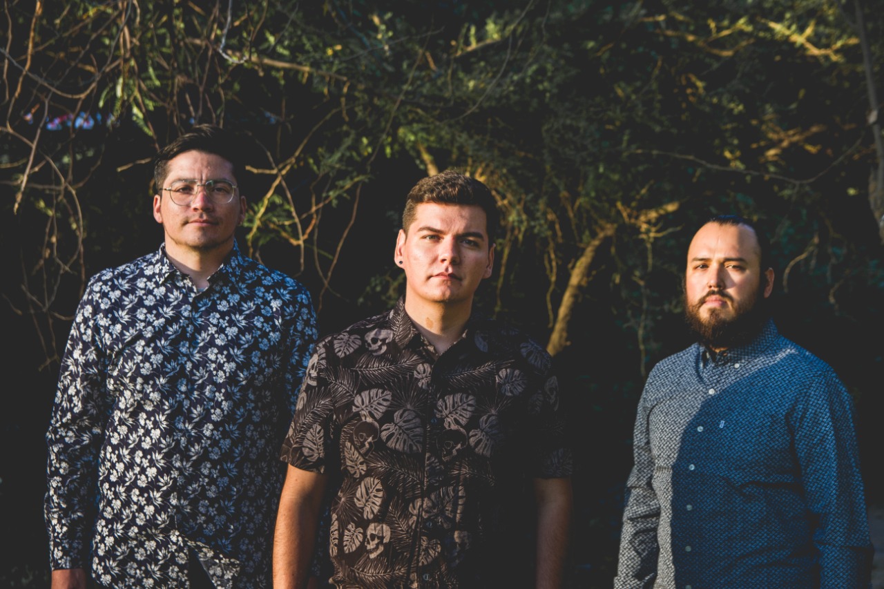 Brigo nos presenta su nuevo video para: "Teoría y Discurso"