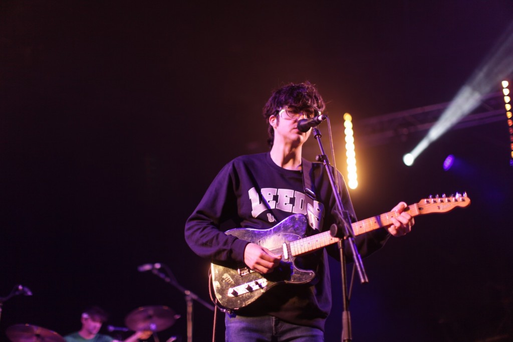 Experimentando con nuevos sonidos: Review de Making a Door Less Open de ...