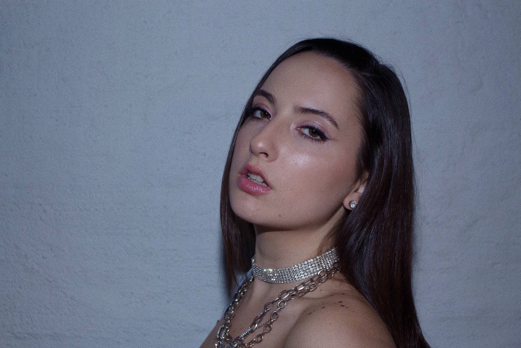 Shirel estrena nuevo single: “Sola”