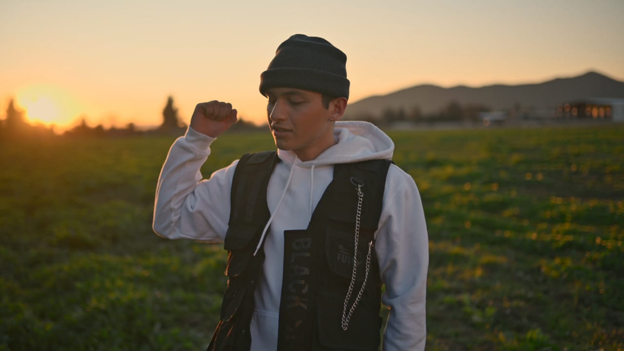 El sonido alternativo y melancólico del single debut de GAROO