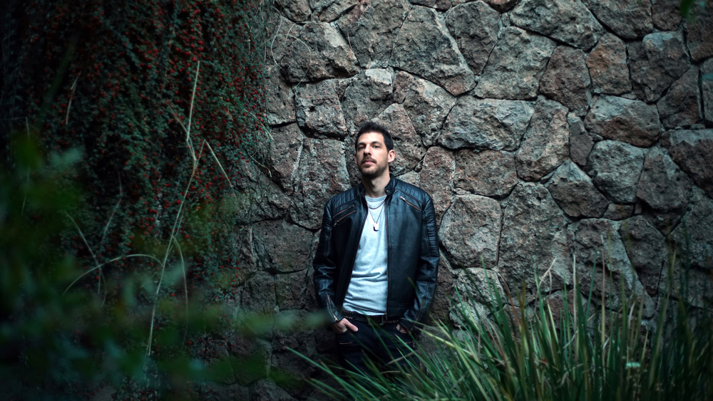 Daniel Pollak estrena el single "Nubes negras"