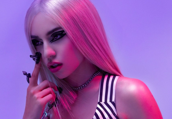 Ava Max estrena video de su single “ EveryTime I Cry"