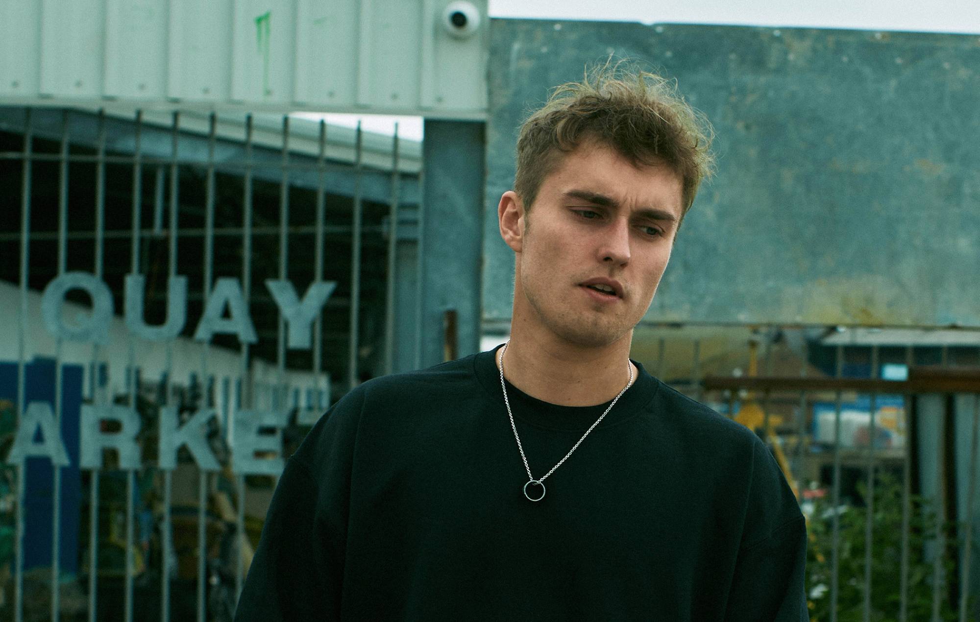 Sam Fender, la sensación del rock indie introspectivo Brit, lanza su ...