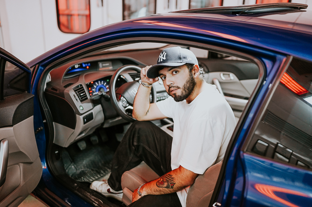 Distribuido por Warner Music: El artista urbano "Yuri" presenta ...