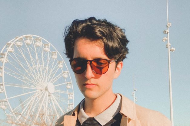 Rob Ram estrena ‘Gravedad’: la nostalgia en el espacio-tiempo