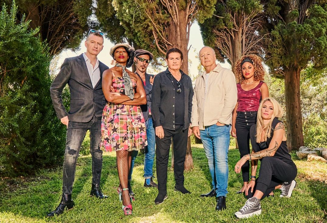 Simple Minds lanzó su tan esperado nuevo álbum “Direction Of The Heart ...