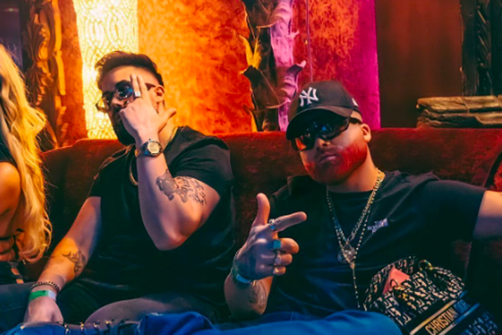 Los trasandinos Perro Primo y DT Bilardo estrenan "Champagne Francés"