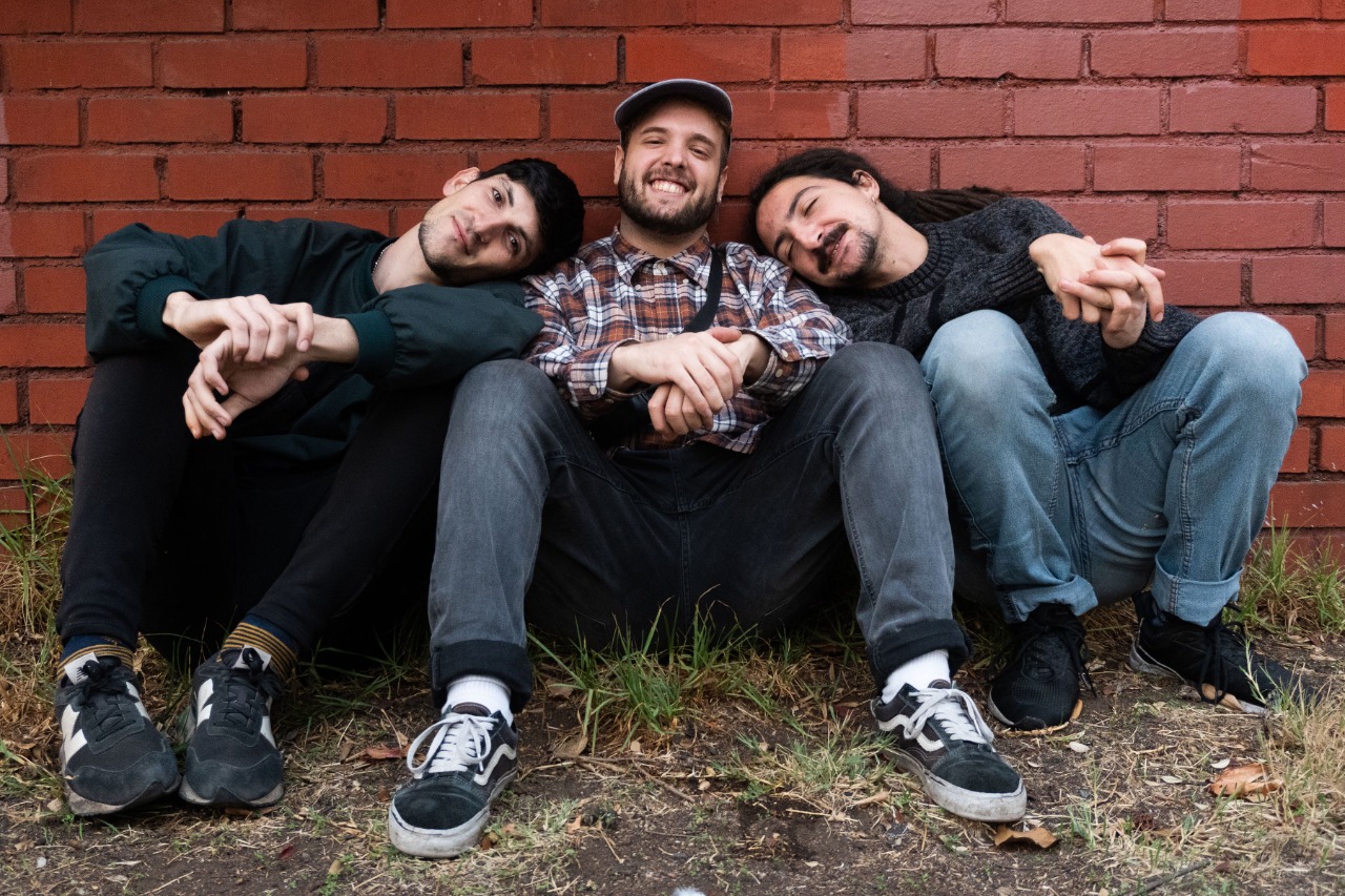 Así me dicen estrena “Frecuencias (quiero saber)”, el primer adelanto de su EP