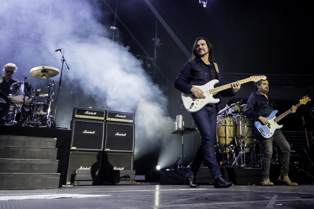 Juanes en Chile: Grandes éxitos de amor, diversidad de ritmos y mucho baile