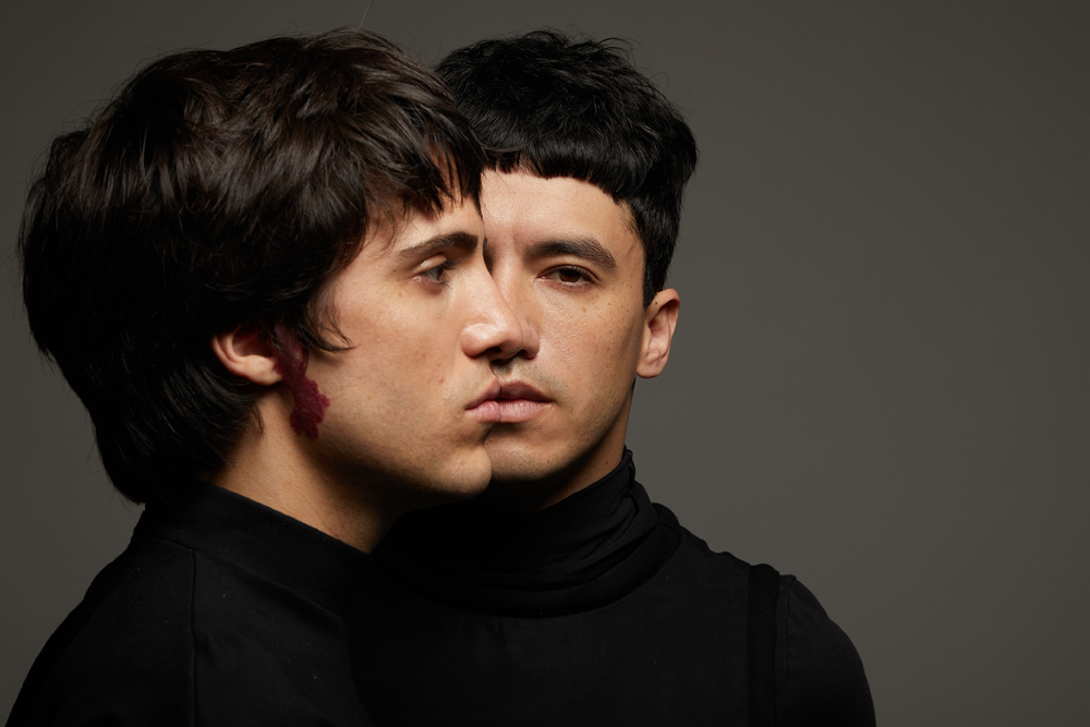 Dúo trasandino Peces Raros fija su debut en vivo en Chile