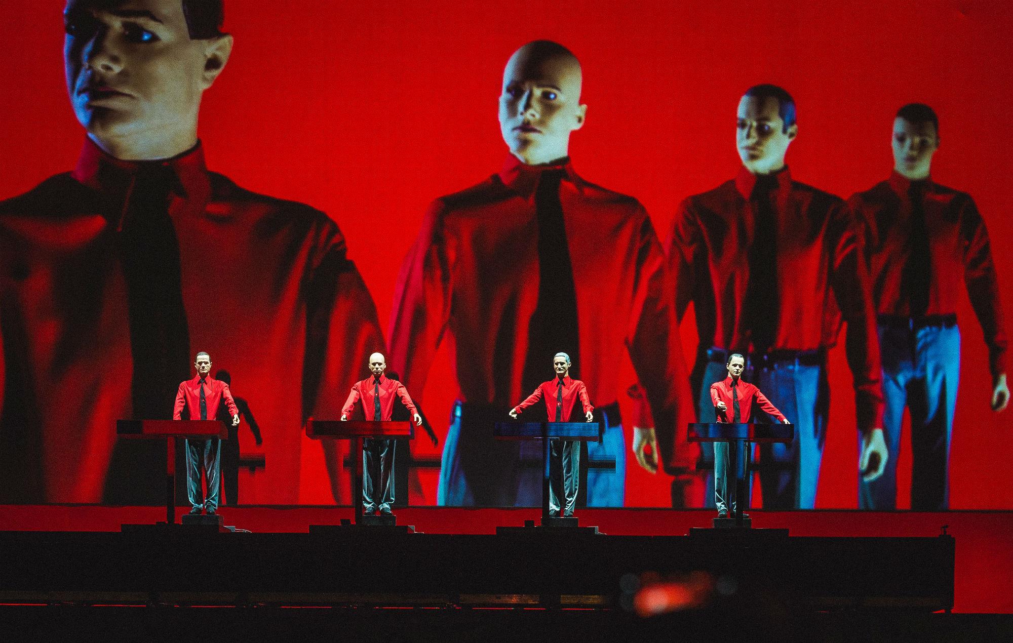Vuelve a Chile Kraftwerk, banda pionera del electro