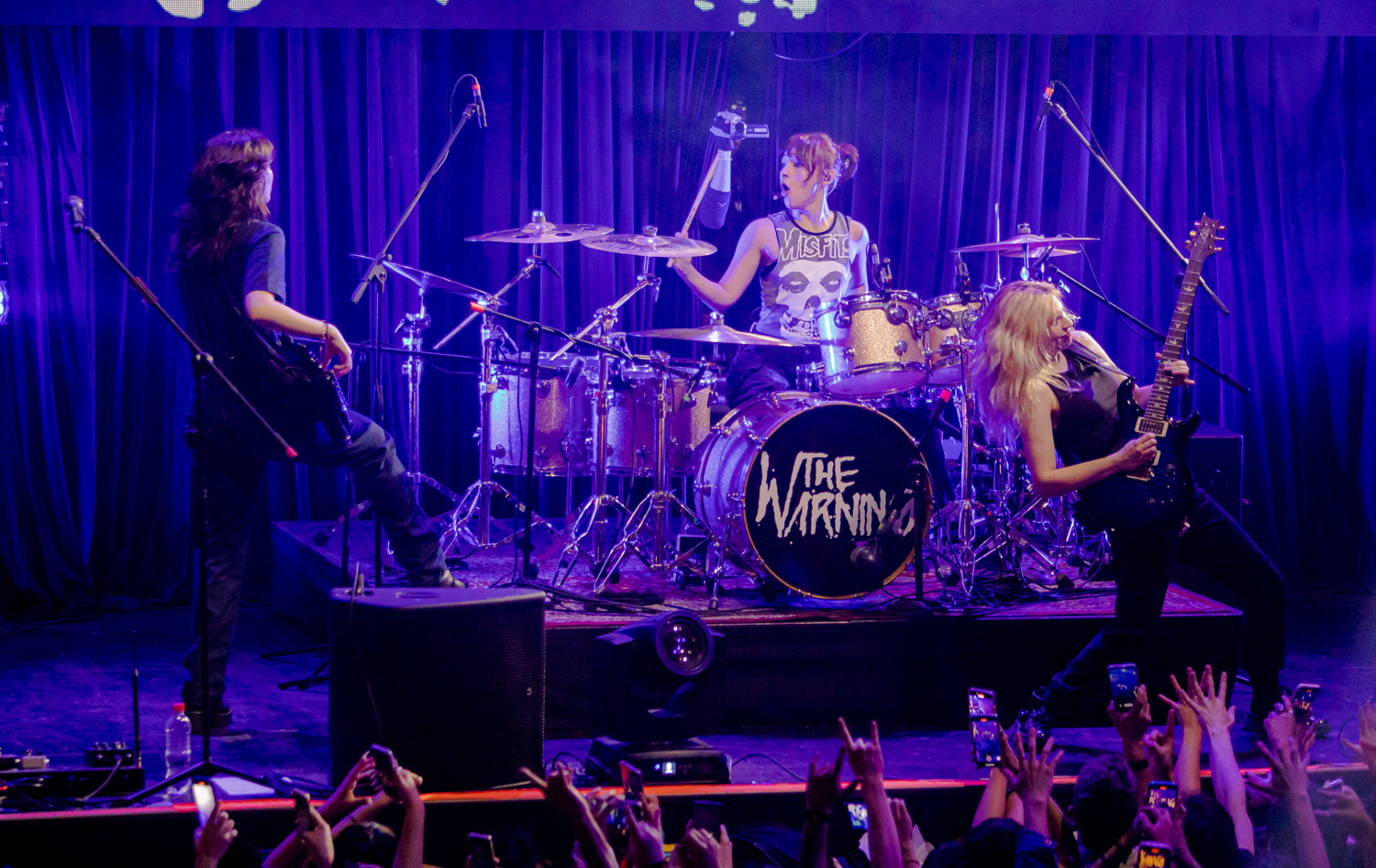 El cadencioso debut de The Warning en el Club Chocolate