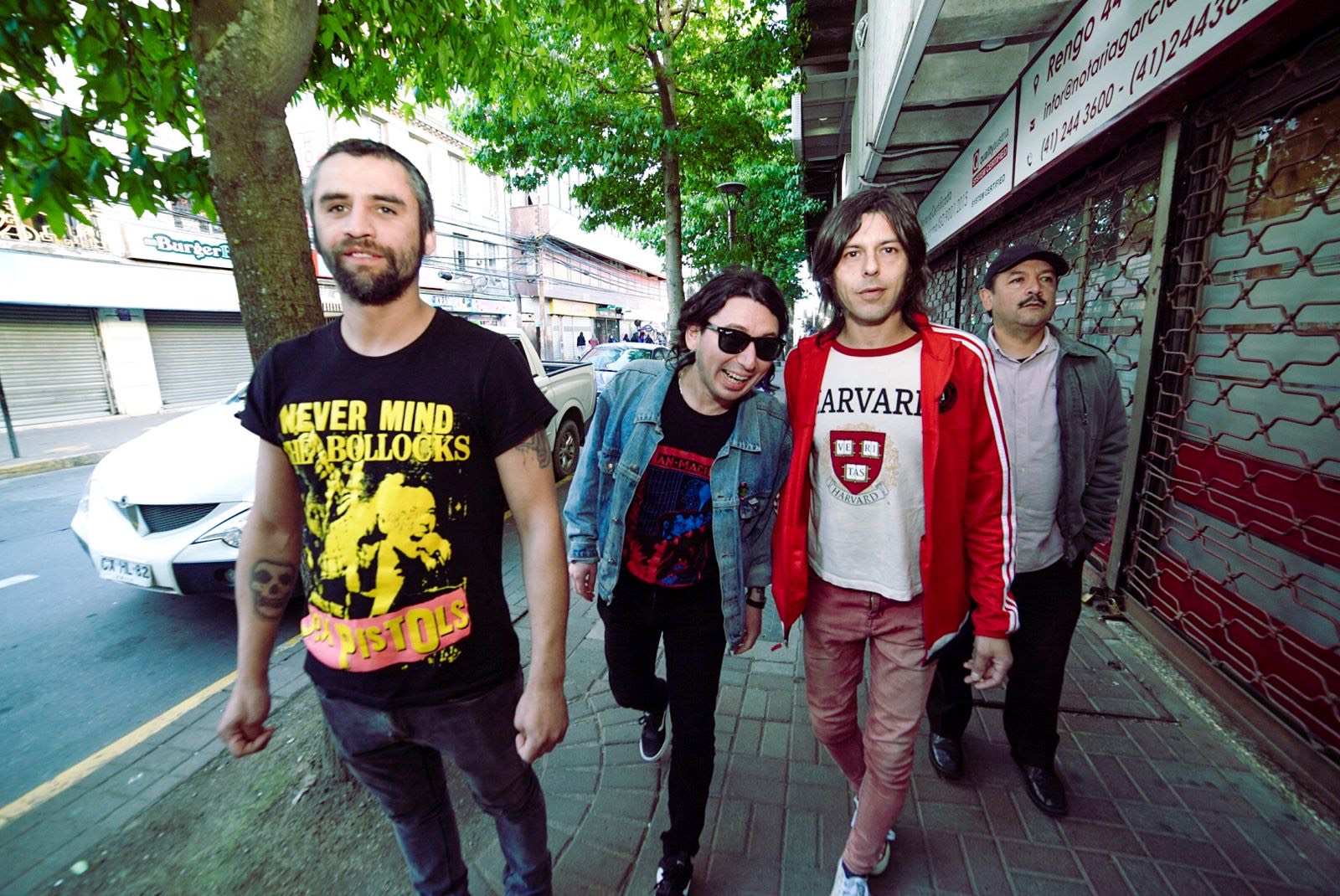 Johnkies lanza su esperado álbum debut “La Ciudad del Bailoteo”