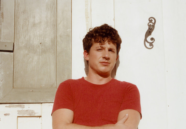Charlie Puth estrena "Hero" primer adelanto de su próximo disco