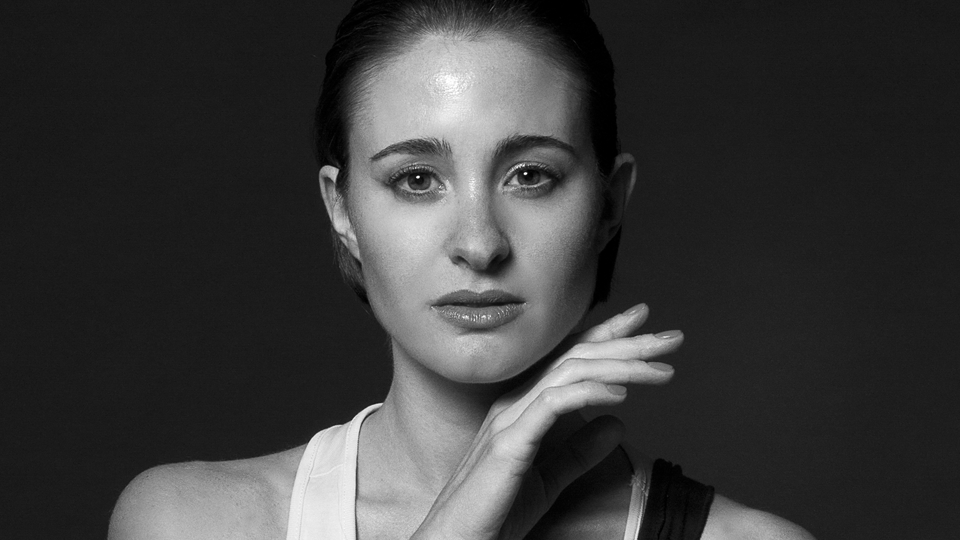 Sabina Odone regresa con “Hola Qué Tal” y muestra su espectacular ...